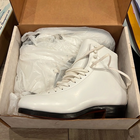 Harlick | Other | Brand New Figure Skates Never Mounted Blades Included ...